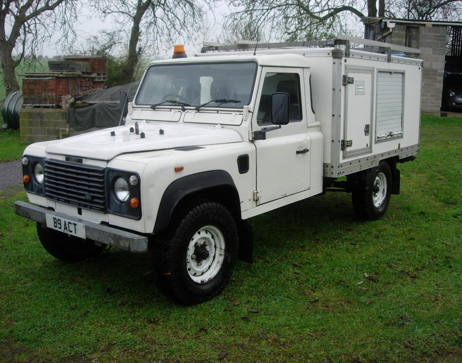 Classic Land Rover Defender 127 Or 130 Cars for Sale | CCFS